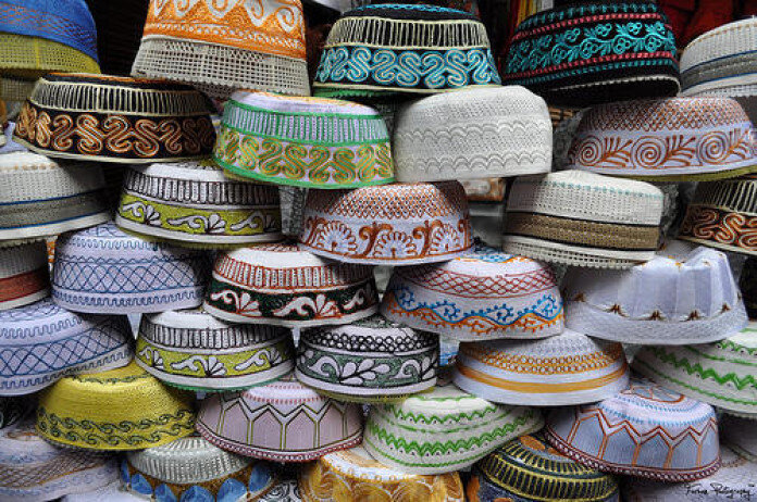Top 5 Must Have Items in Muslim Men Clothing - alqamees