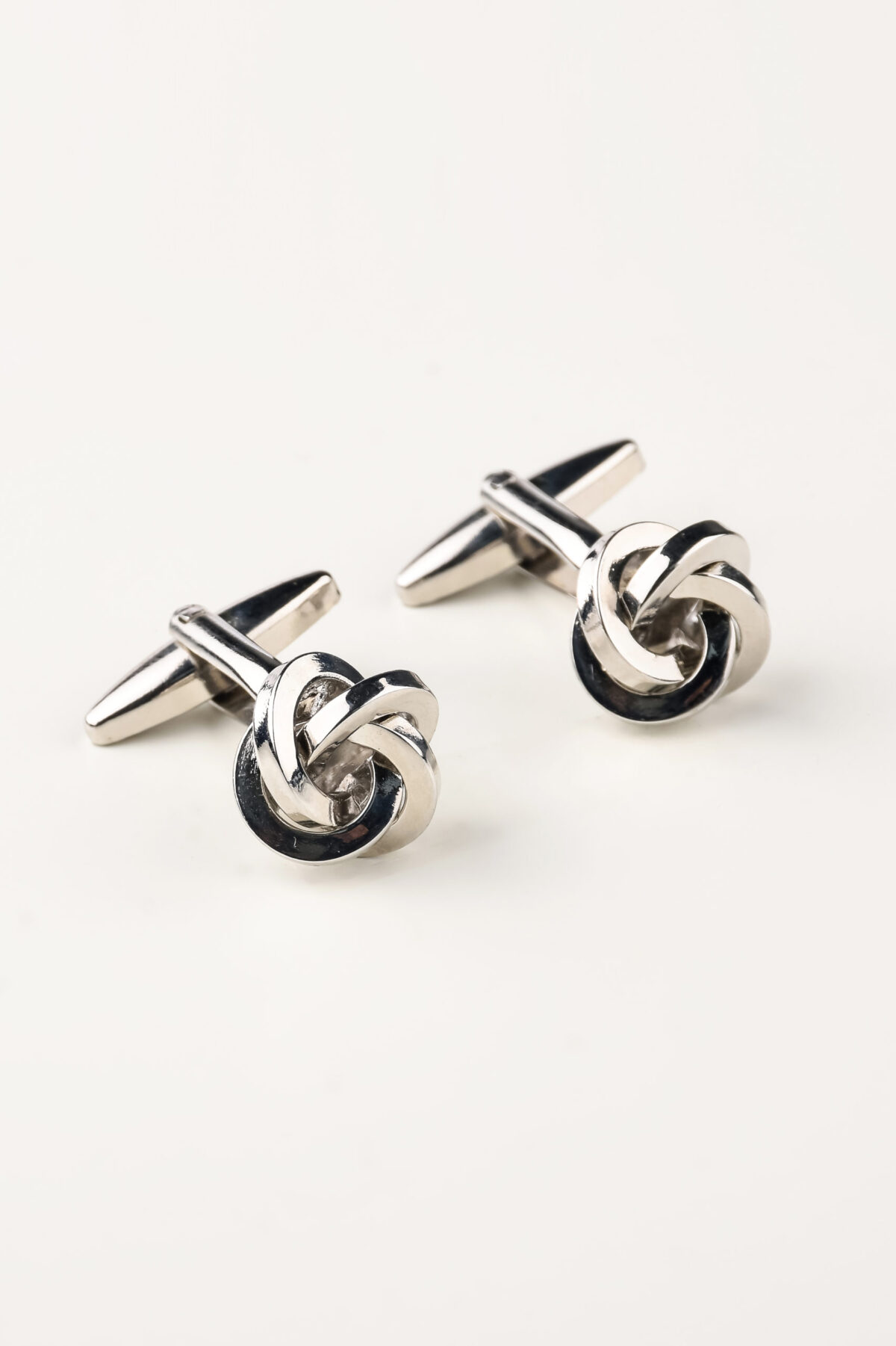 White Knot Cuff-Links - alqamees