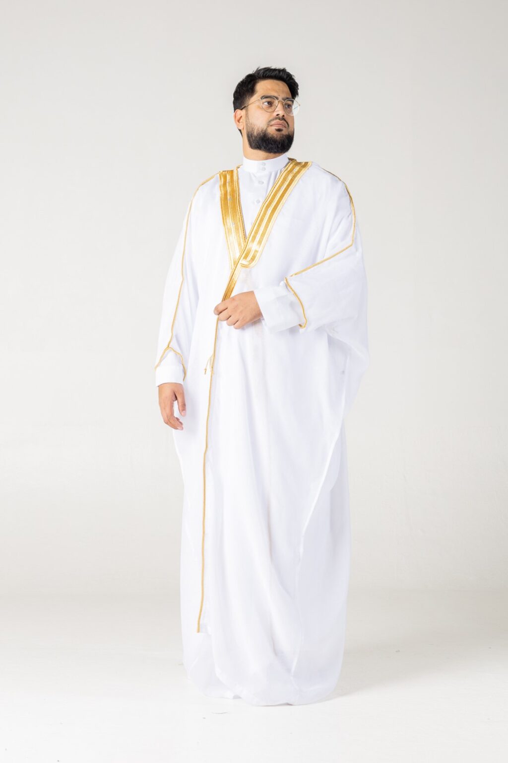 What Is a Bisht - alqamees